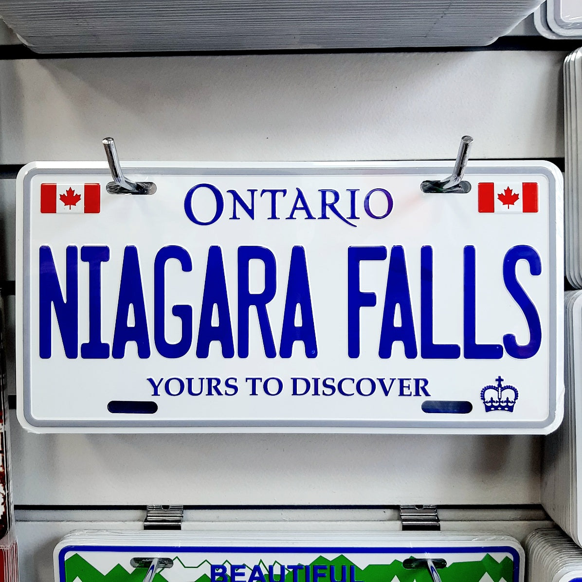 Niagara Falls Tin License Plate – OGOPOGO GIFTLAND KELOWNA